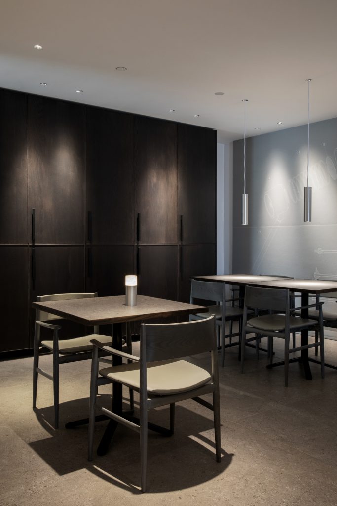 Storm Small Short - ONE A